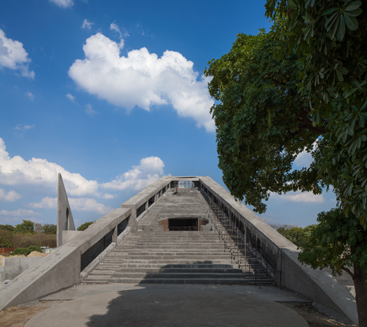 JPN Monument in Lucknow » India Art N Design