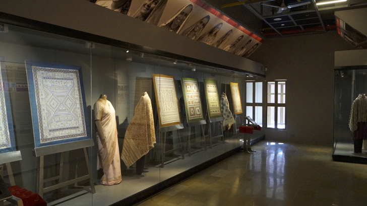 Shining the light on the textiles of Bhuj! – India Art N Design