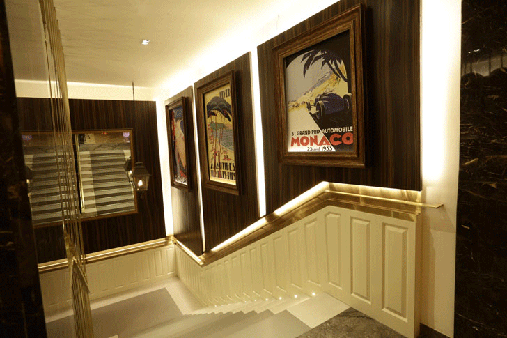 Going to this cinema is one dazzling affair! » India Art N Design