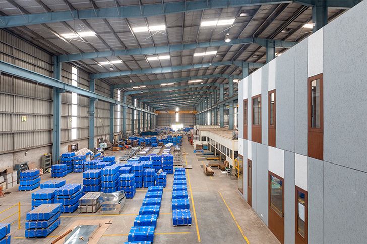 An atypical corner office » India Art N Design